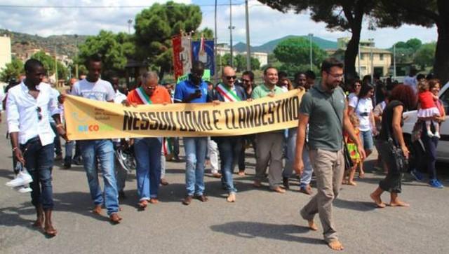 Refugiados se unem para ajudar vítimas de terremoto na Itália