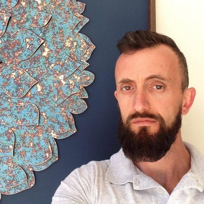 João Paulo Raimundo usa papelão para criar peças de decoração