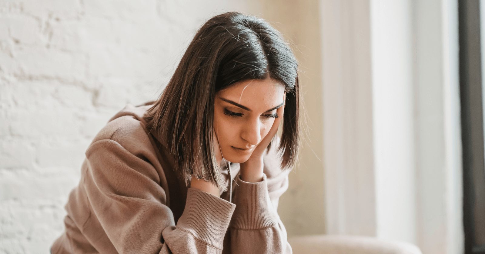 12 sinais de que as suas emoções estão machucadas e precisam ser ...